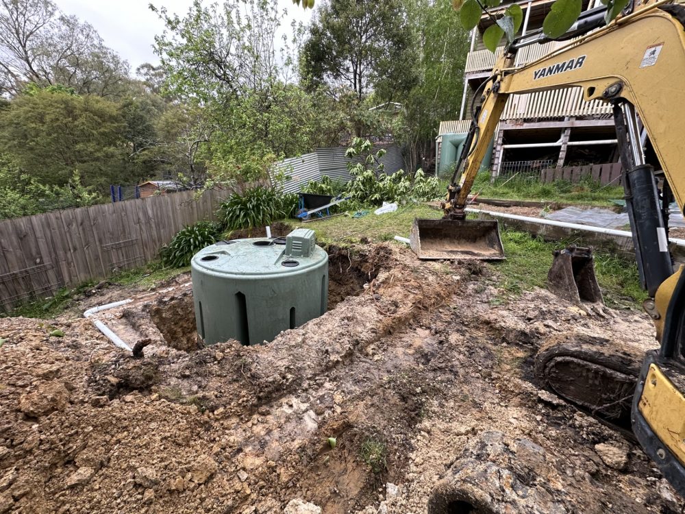 Taylex Poly ABS Tank Supplied to Kinglake | R & F Building Industries